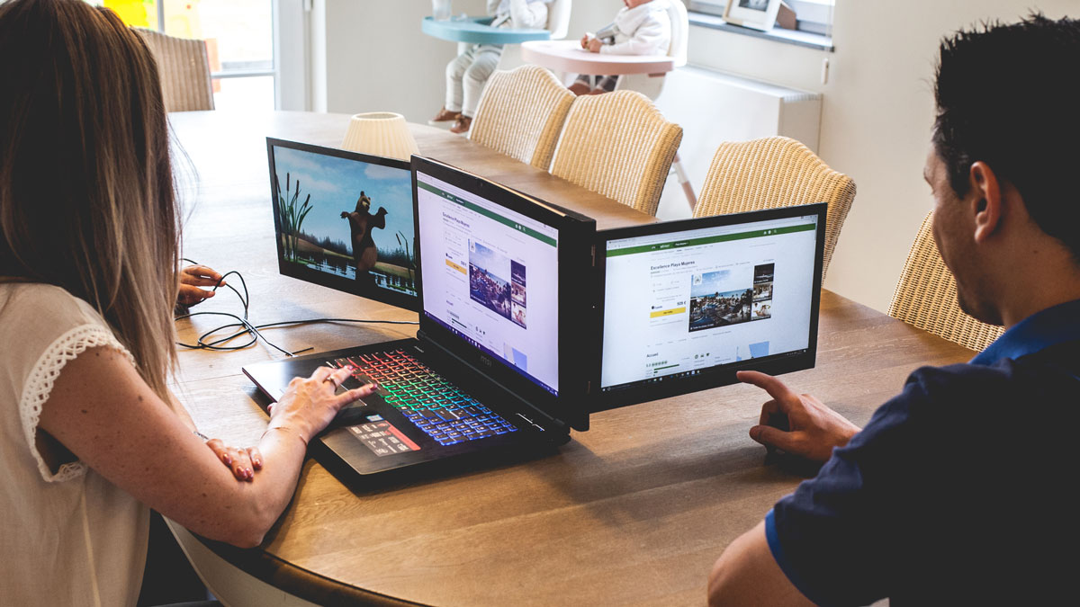 Le Slide – 2 Modular Screens for Your Laptop – I Crave This